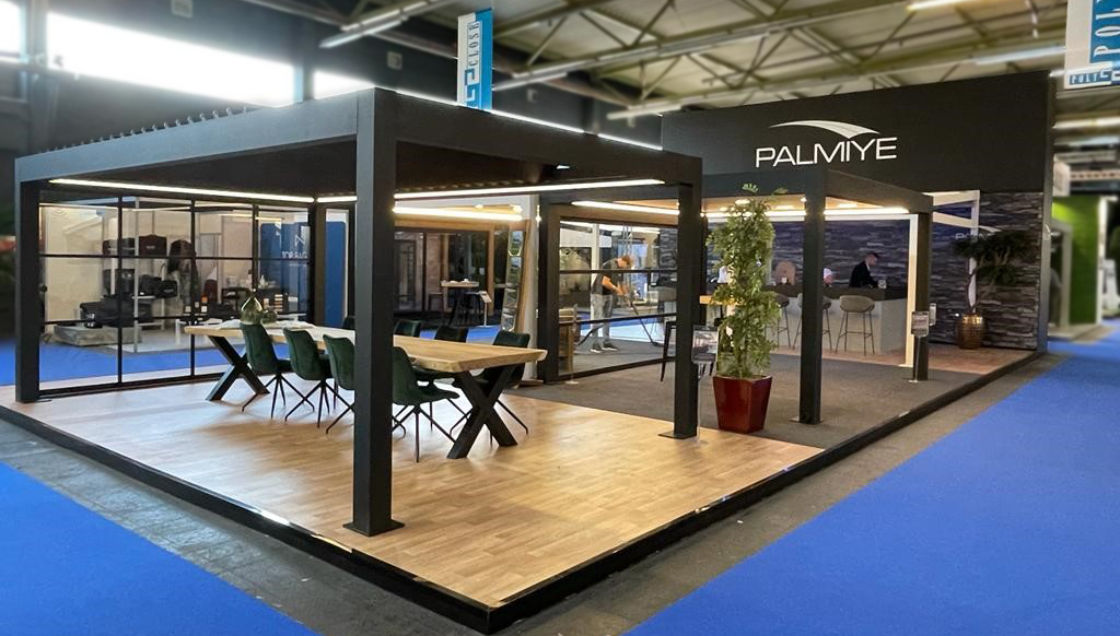 Palmiye op een geslaagde Polyclose beurs